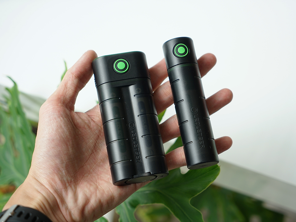 Trên tay LEDLENSER Flex3 và Flex7, bộ sạc kiêm pin dự phòng | mainguyen.vn
