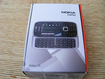 'Đập hộp' Nokia E75 | mainguyen.vn