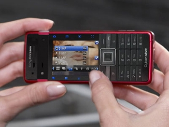 'Dế' chụp hình siêu mỏng Sony Ericsson C902 | mainguyen.vn