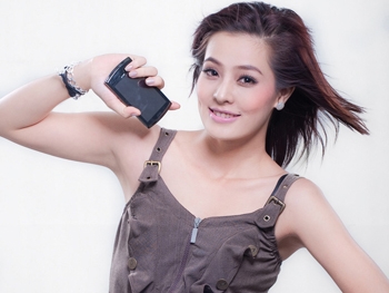 Acer neoTouch so dáng với chân dài | mainguyen.vn