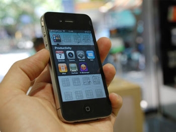 iPhone 4 ở VN là biểu tượng khoe của | mainguyen.vn