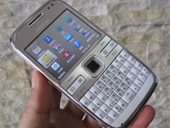 Nokia E72 White