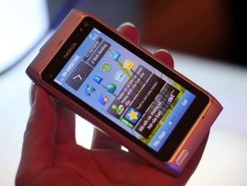 Nokia N8 không sử dụng màn hình CBD | mainguyen.vn