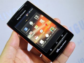 Đập hộp smartphone Walkman Sony Ericsson W8 tại Mai Nguyên | mainguyen.vn