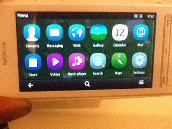 Hình ảnh Nokia N5 chạy Symbian | mainguyen.vn