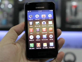 Khui hộp Samsung Wave M chạy Bada 2.0 chính hãng tại Mai Nguyên ...