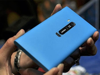 Nokia Lumia 910 chạy Windows Phone 8 lộ diện | mainguyen.vn