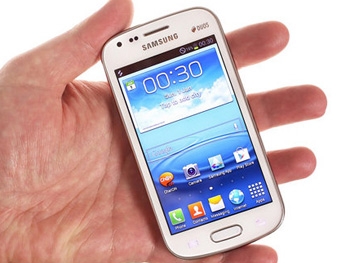 Hình ảnh phiên bản Galaxy S III thu gọn hai sim | mainguyen.vn