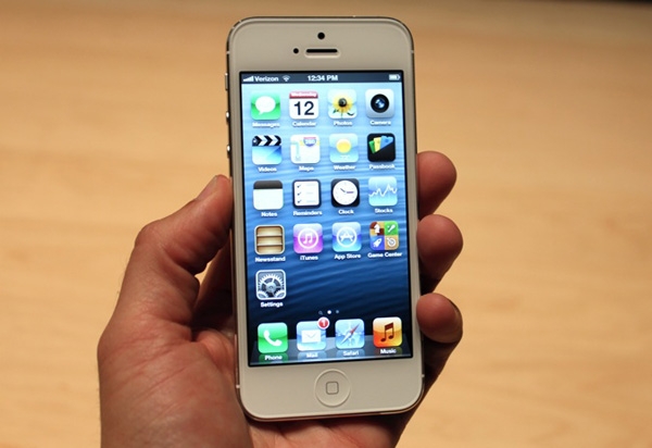 iPhone 5 vượt mốc 5 triệu máy bán ra trong ba ngày đầu 'lên kệ' | mainguyen.vn