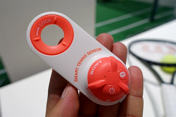 Trên tay và đánh thử vợt tennis có gắn cảm biến Sony Smart Tennis ...