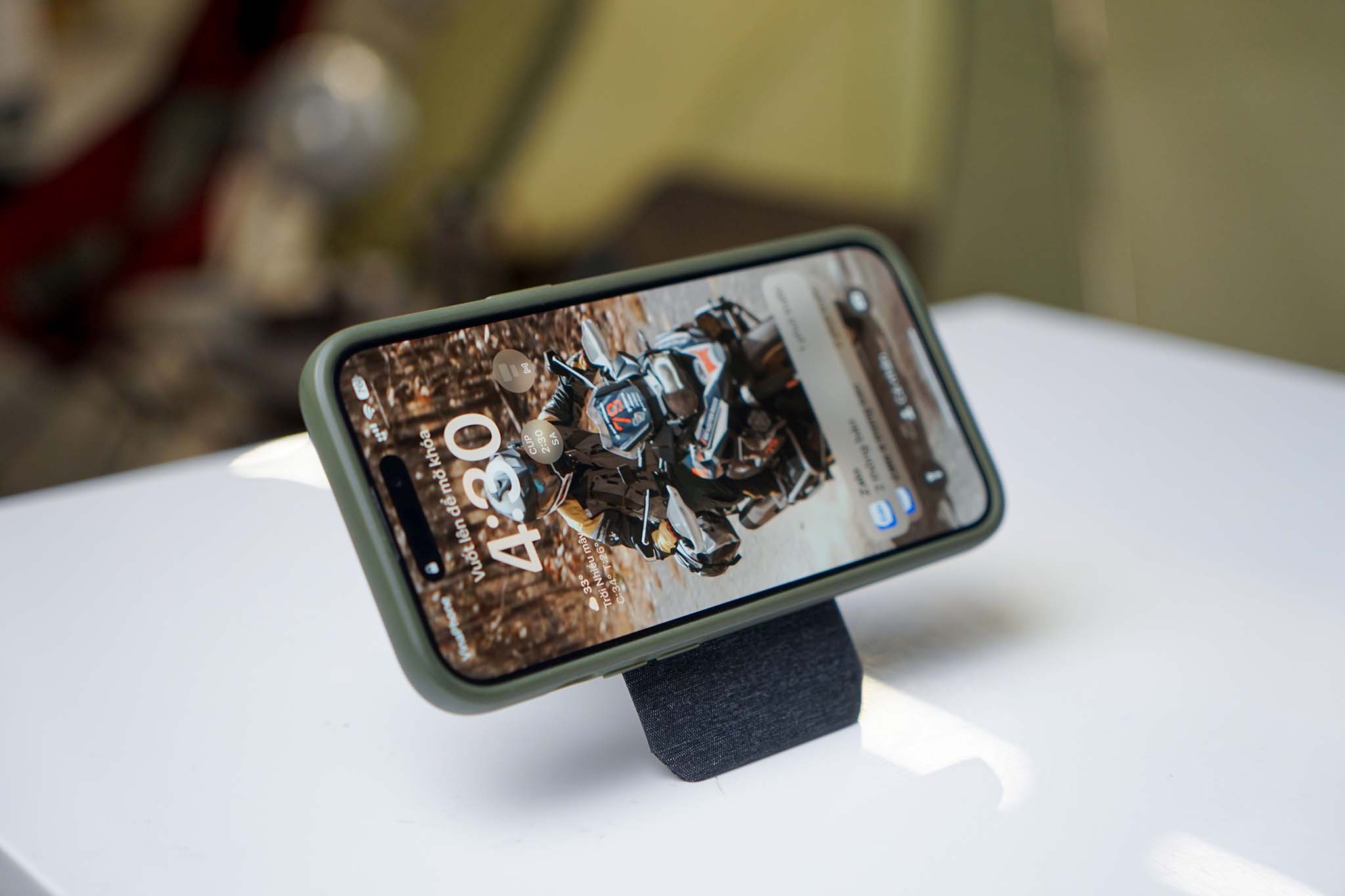 Trên tay ví Peak Design Mobile Wallet Slim và Wallet Stand: tương thích ...