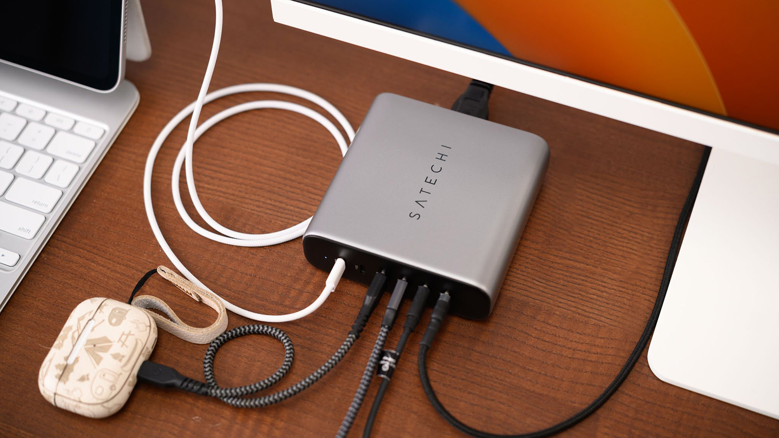 Trên tay siêu cục sạc của Satechi, 6 cổng USB-C với tổng công suất 200W ...